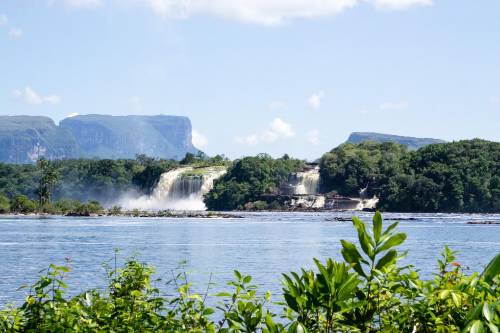 Visit Angel Falls, Venezuela - The Tallest Waterfall in the World