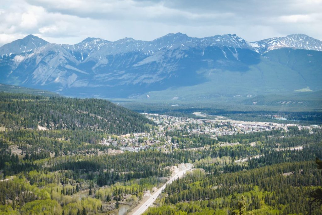 Hiking in Jasper National Park: 20 best hikes for all levels