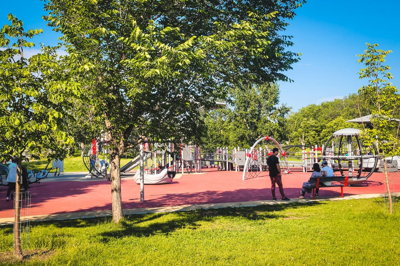 Shouldice Park Playground, the Biggest Outdoor Playground