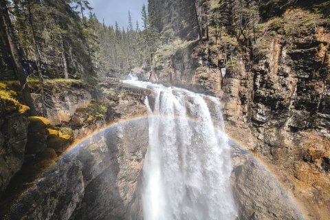 17 Amazing Day Trips From Calgary You’ll Love