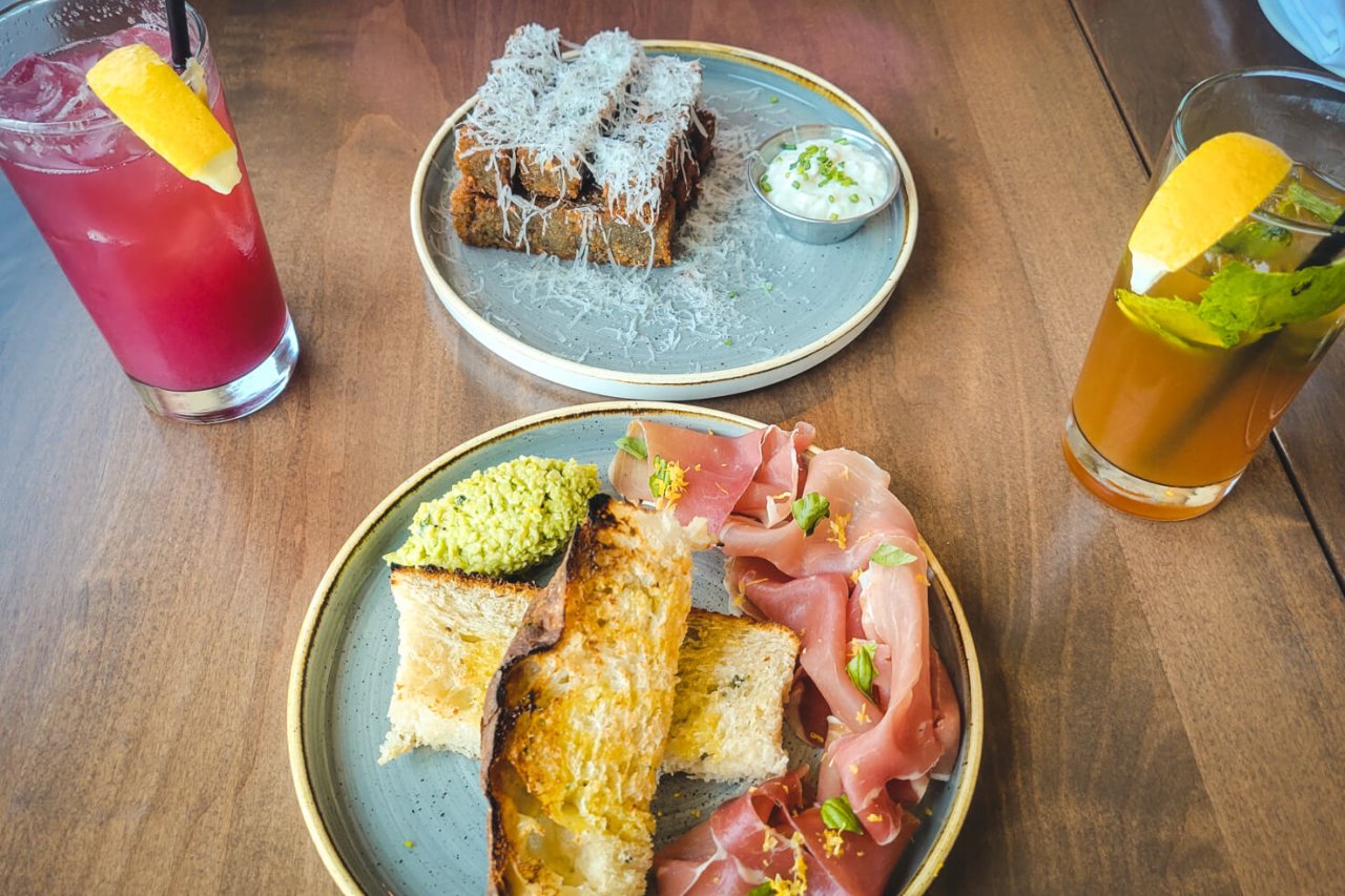 Tips for visiting Calgary Tower (dining, climbing challenge & more)