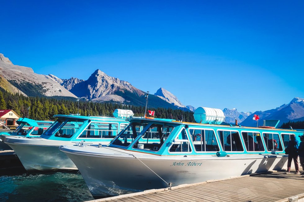 Maligne Lake Cruise – Honest Review and Tips for Visiting