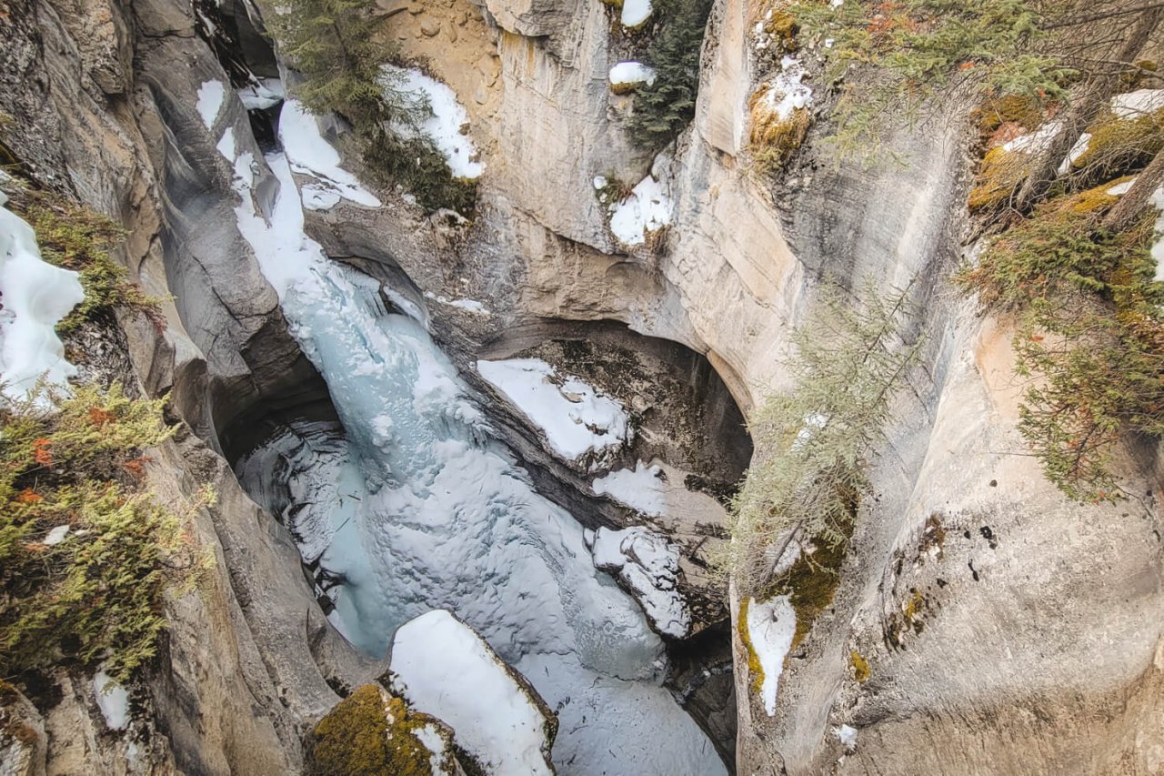 Maligne Canyon Icewalk in Jasper National Park